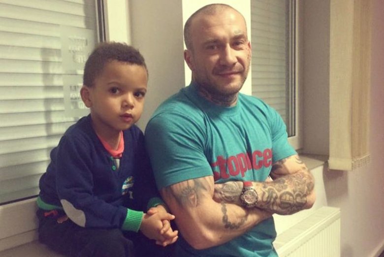 Raper Sobota wrzucił zdjęcie z czarnoskórym synkiem. "Fani": To jego ...