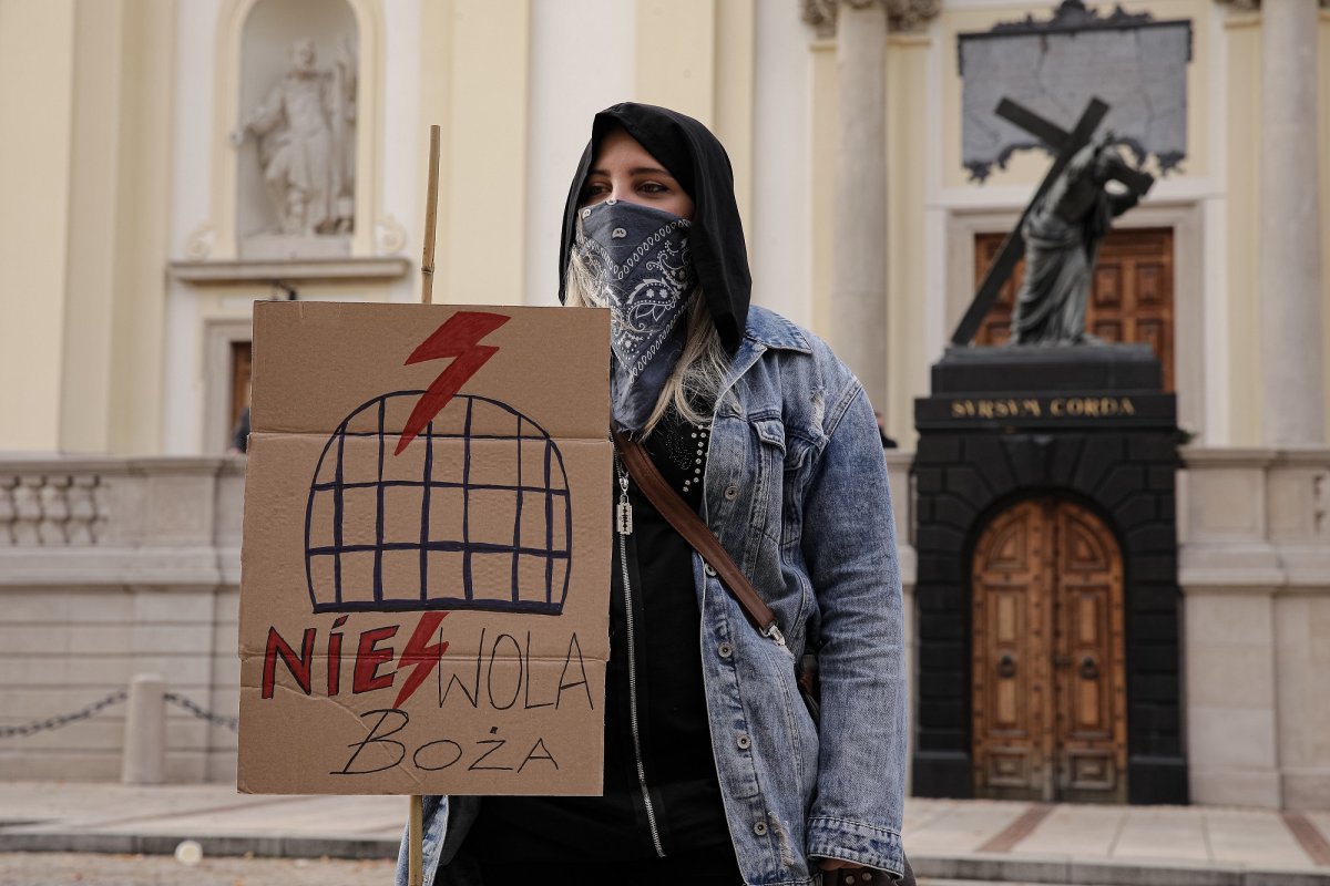 Strajk kobiet ws. aborcji. Manifestacje w kościołach w Polsce [ZDJĘCIA ...